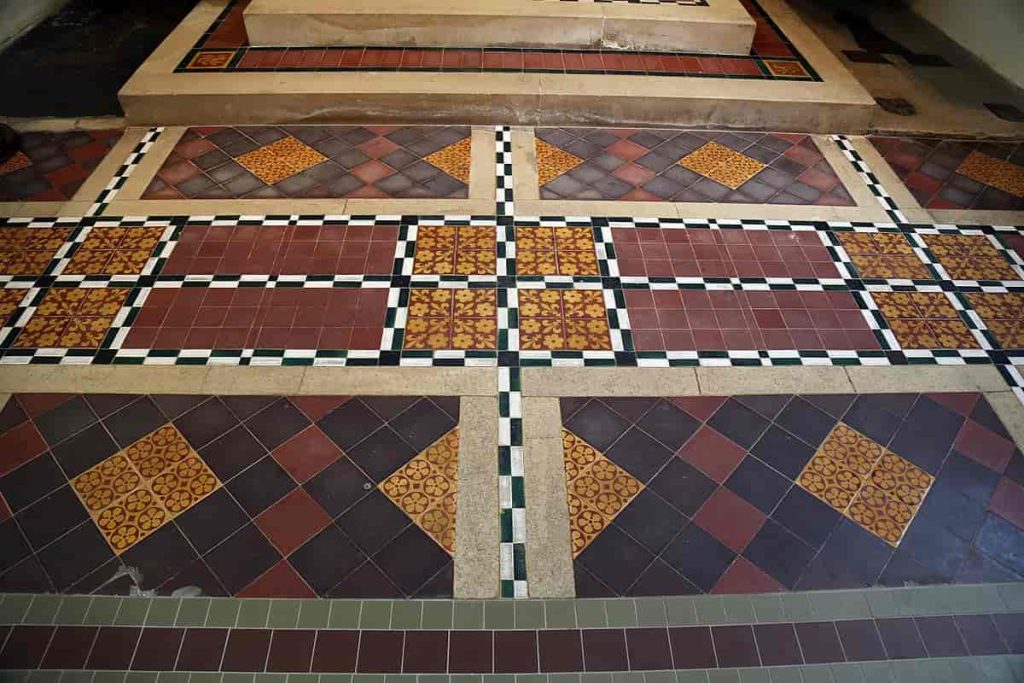 Victorian patterned floor tiles to use for historical restorations - Ariaceram